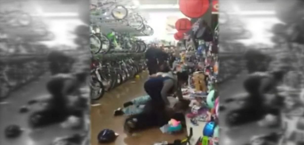 VIDEO | Fight breaks out at local Walmart - WDRB - Walmart news ...
