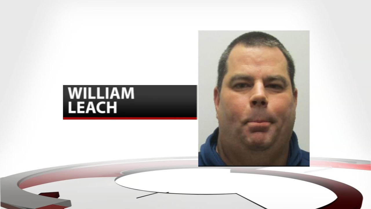 Former 911 operator sentenced for impersonating police officer Former 911 operator sentenced for impersonating police officer